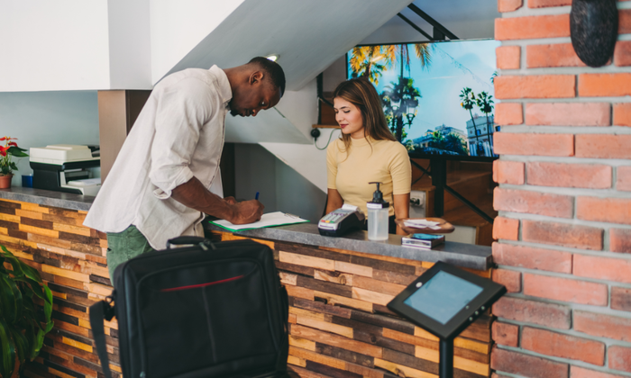 What is the Best Hotel Check-In Software? - RoomRaccoon